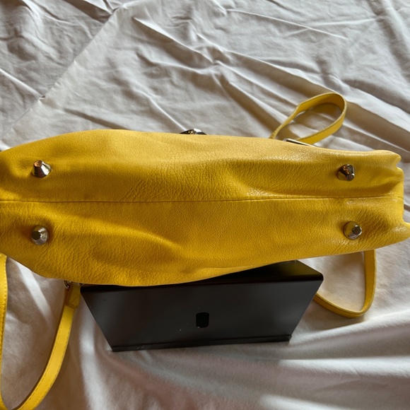 Miche | Bags | Miche Cori Hip Crossbody Bag In Mustard Yellow With Tan ...